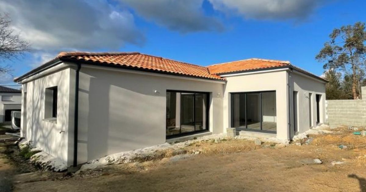 Maison traditionnelle tuiles plain-pied à Rouans en Loire-Atlantique